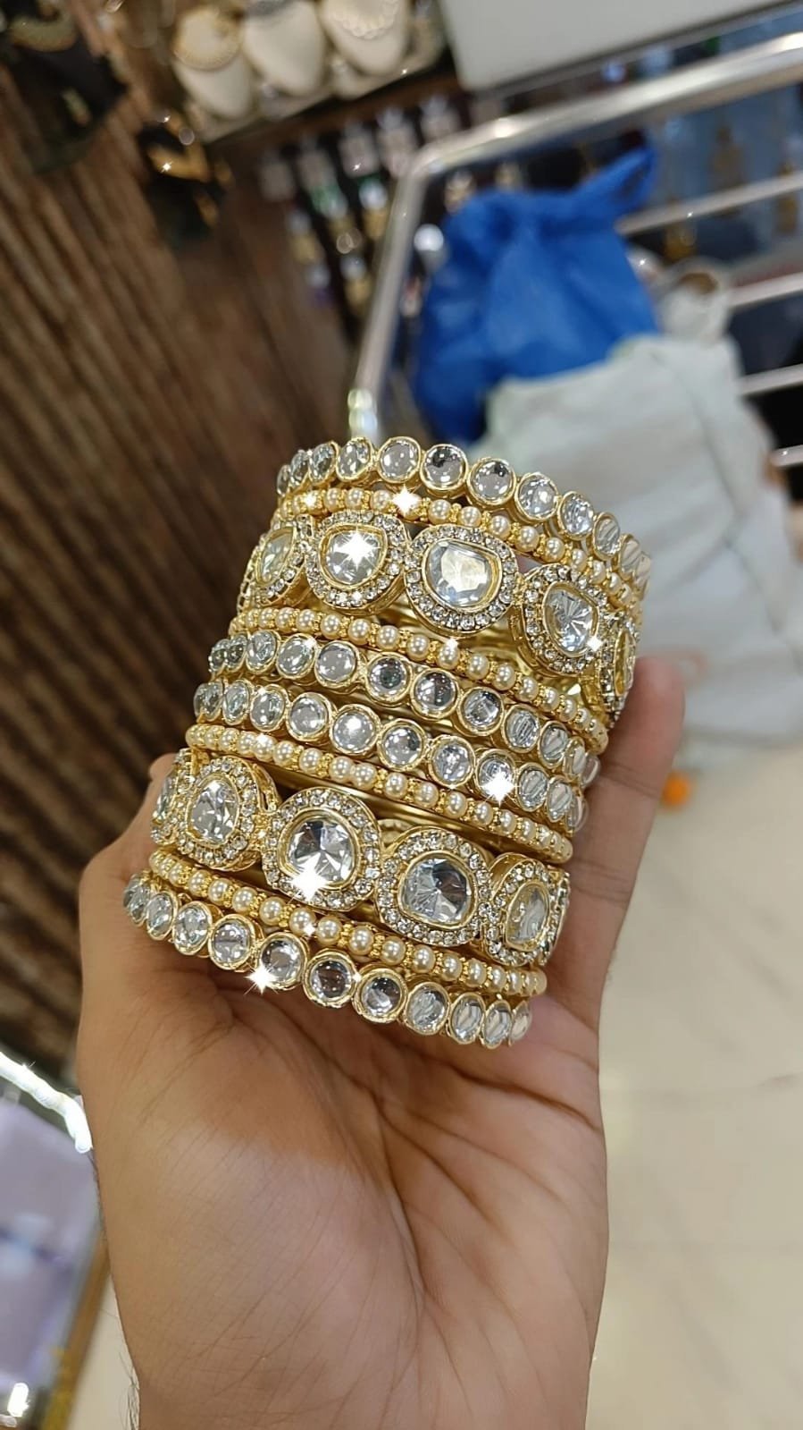 WHITE JARTAR BANGLES SET WITH GOLD TOUCH - Bangles King