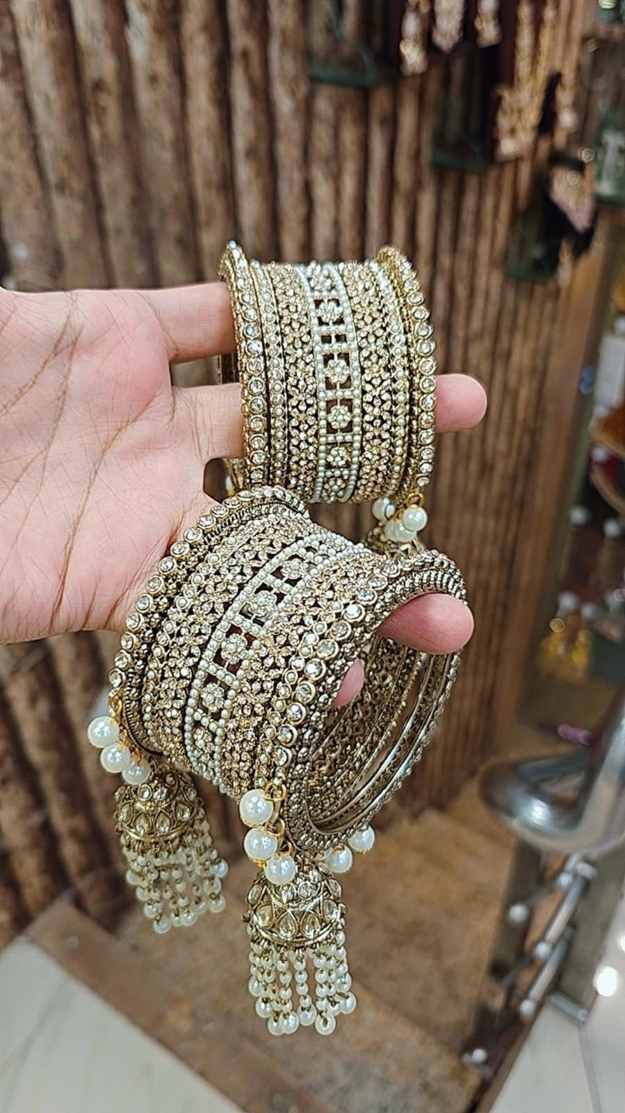 MOTI ANARKALI STONE SET WITH JHUMAR - Bangles King