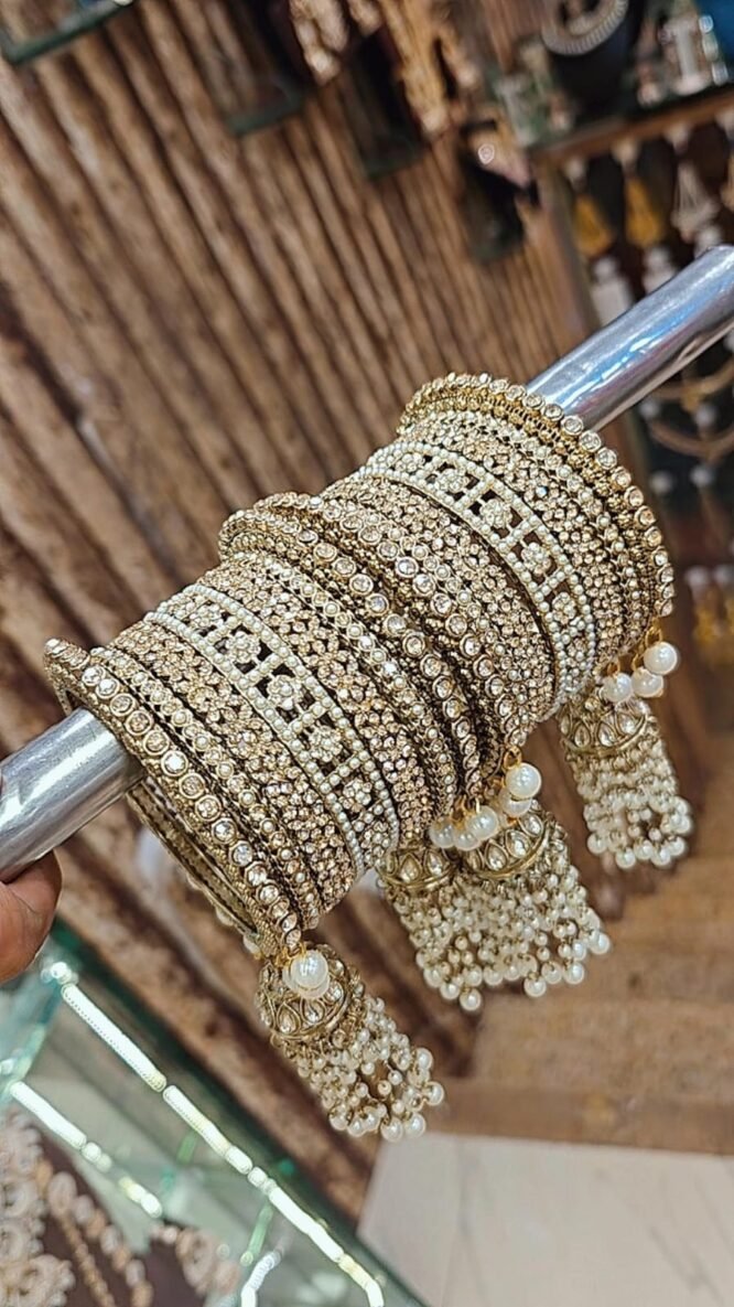 MOTI ANARKALI STONE SET WITH JHUMAR - Bangles King